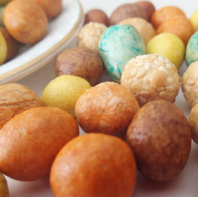 Various Color Japanese Peanut Crackers Crunchy Mixed Sugar Coated Peanuts