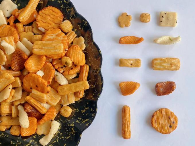 Crispy Japanese Wasabi Crackers Assorted Biscuits Japanese Baked Rice ...