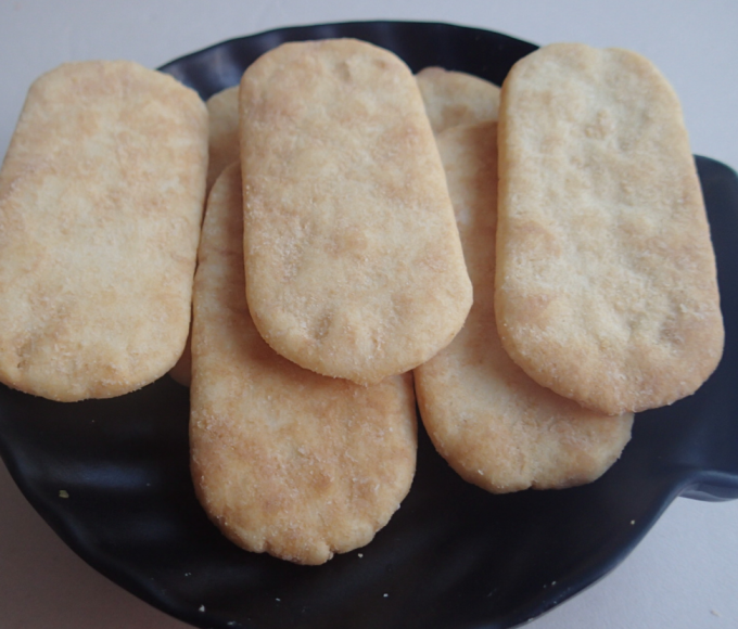 Sweet Salty Senbei Rice Crackers Elliptic Japanese Sesame Crackers